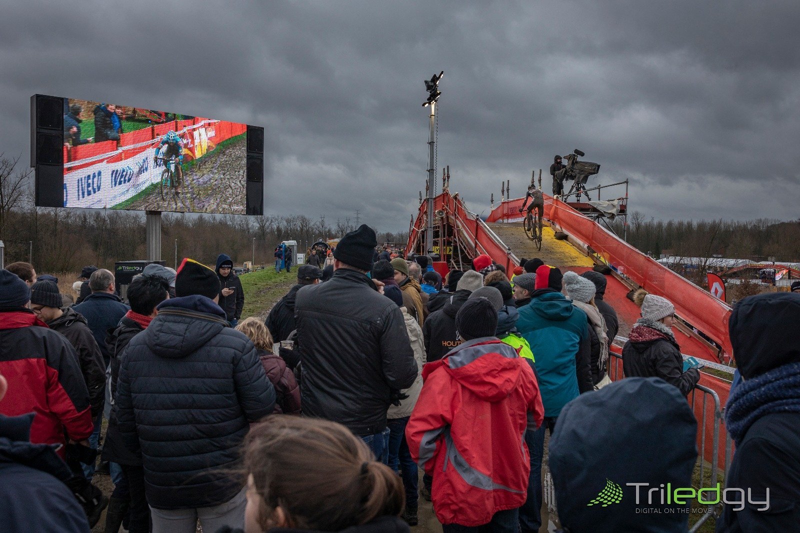 Ronde van Vlaanderen op groot scherm? - TriLEDgy